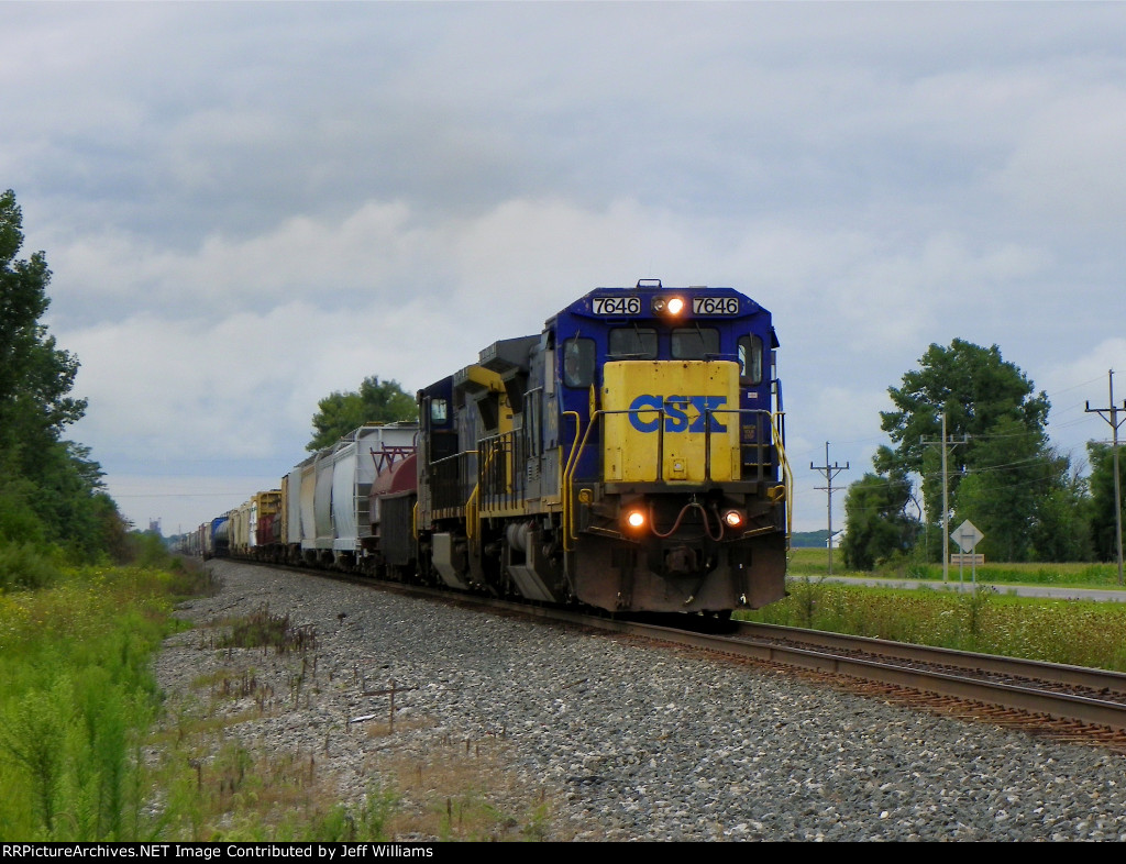 CSX 7646 Northbound